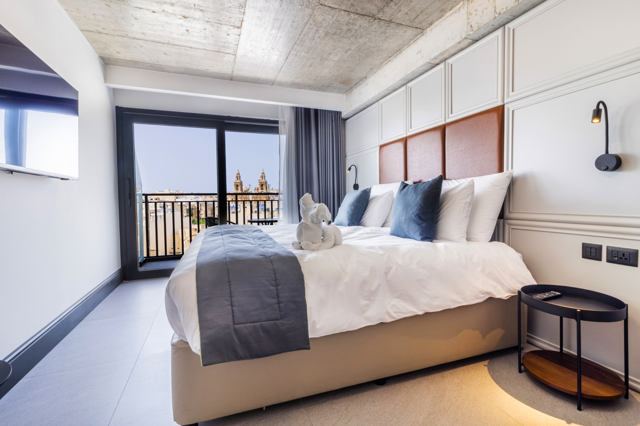 Comfort Room - The Londoners Hotels